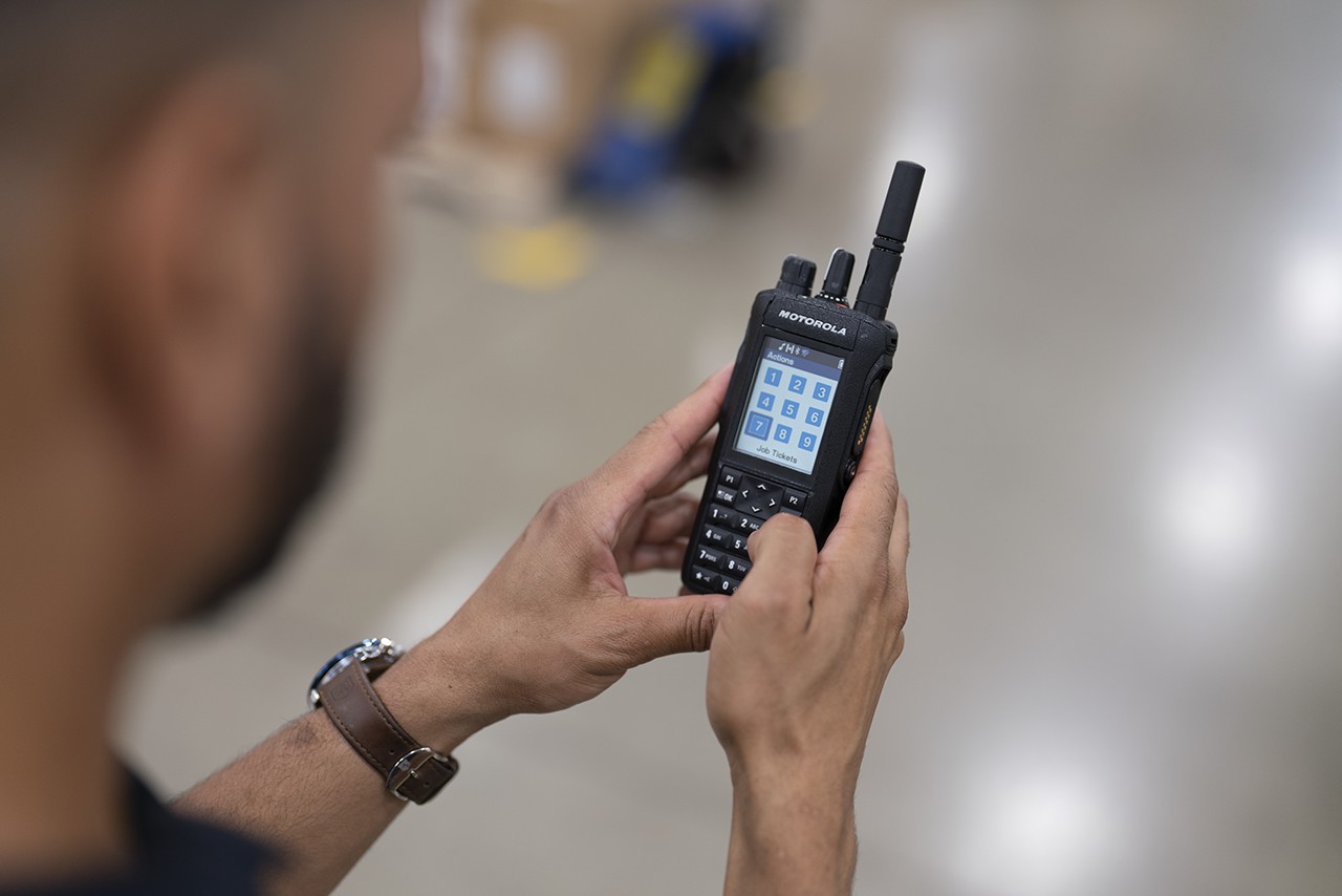 Motorola R7 Digital Two-Way Radios | Direct Radios UK