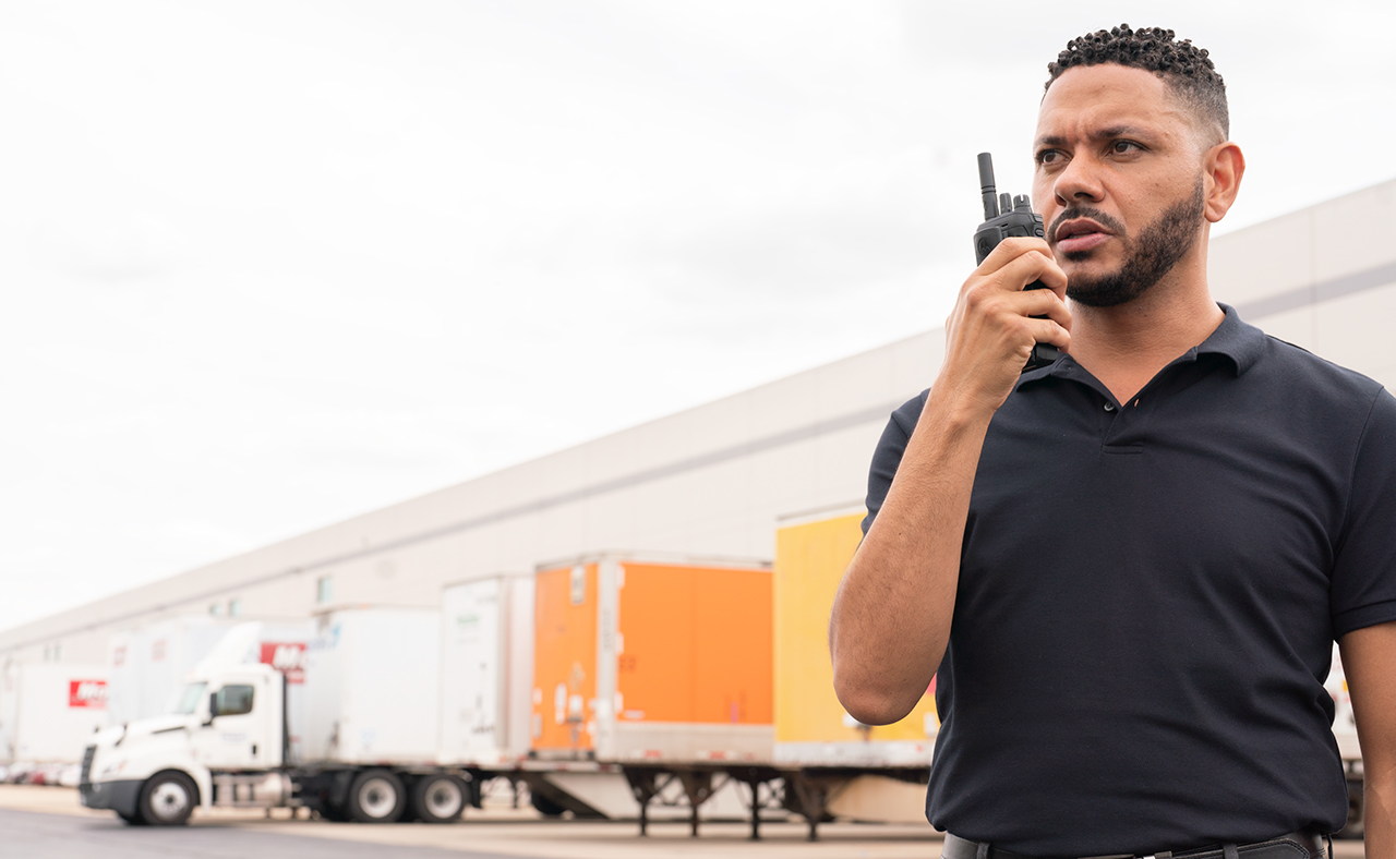 Motorola R7a Digital Two-Way Radio | Direct Radios UK